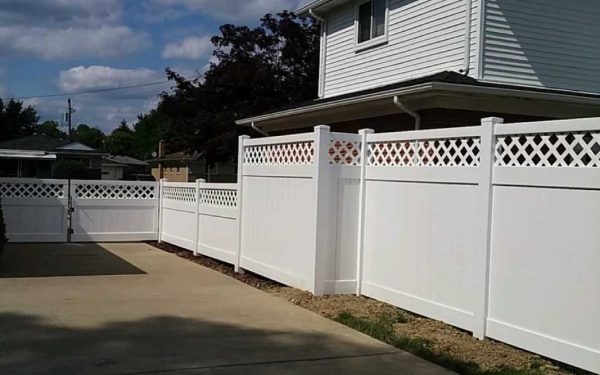 Residential Vinyl Fence | Sterling Heights Taylor Michigan